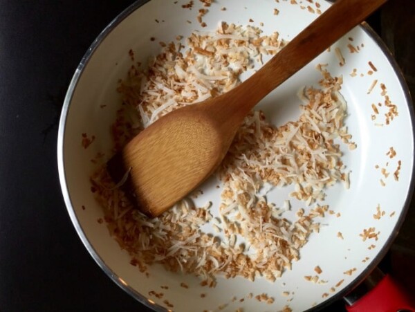 No-Bake Coconut Cream Mounds Bar Pie | Simple Nourished Living