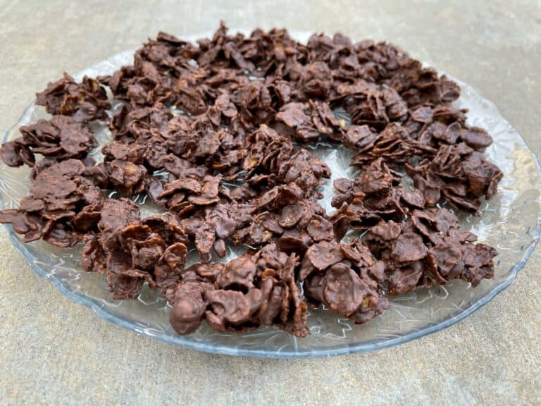 Crispy Chocolate Corn Flake Clusters (4-Ingredients) • Simple Nourished ...