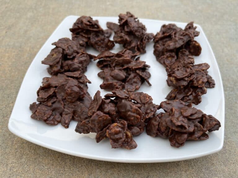 Crispy Chocolate Corn Flake Clusters (4-Ingredients) • Simple Nourished ...